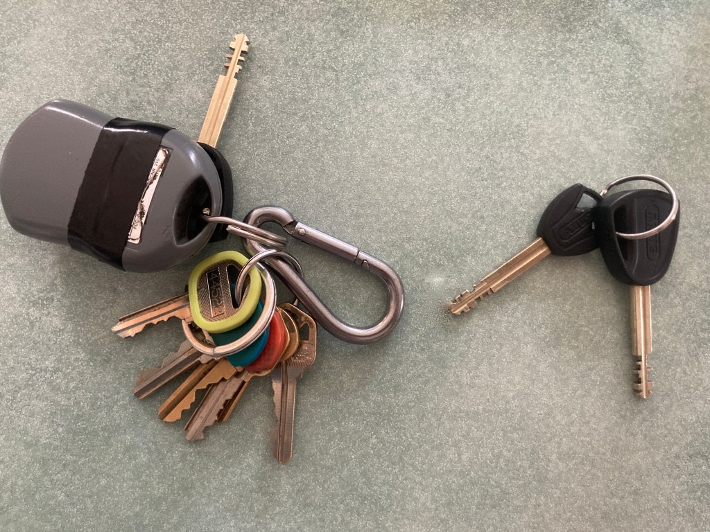 Ode to the Cafe Lock – Cargo Bike Chronicles