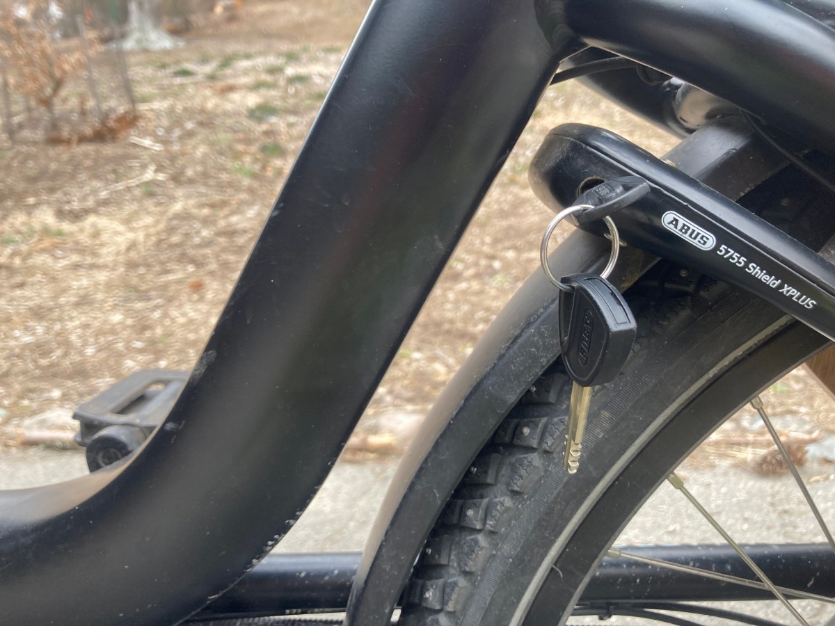 Ode to the Cafe Lock – Cargo Bike Chronicles